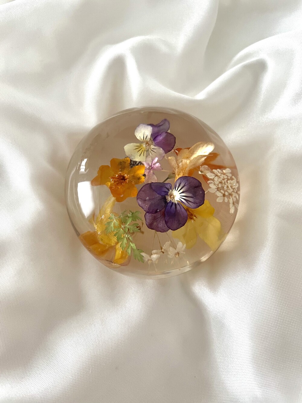 vintage pansy flower paperweight, England