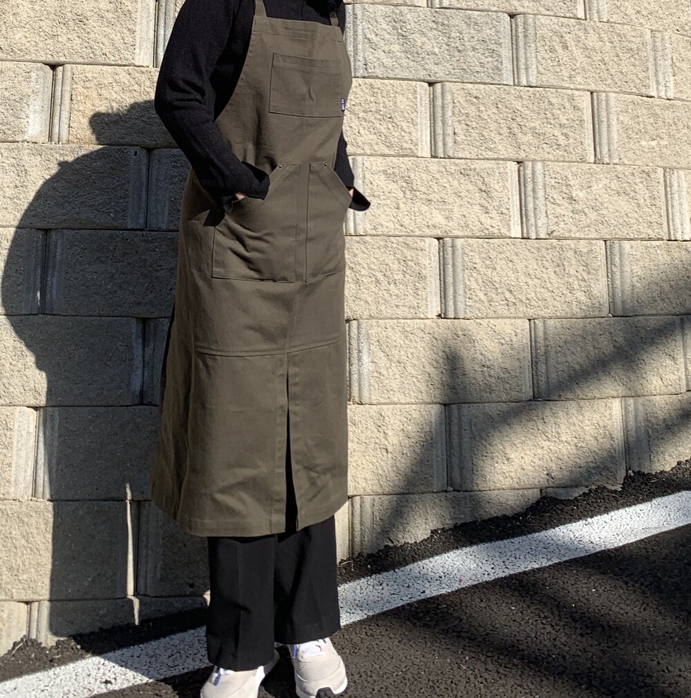 khaki split apron