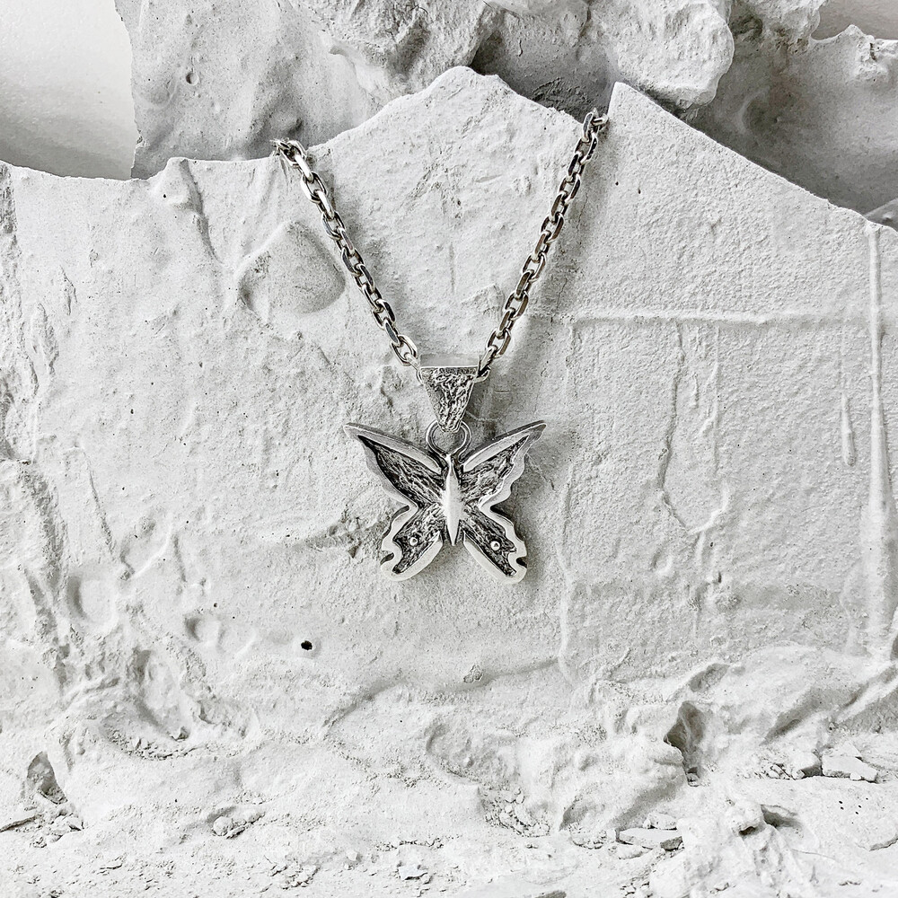 sharp butterfly necklace