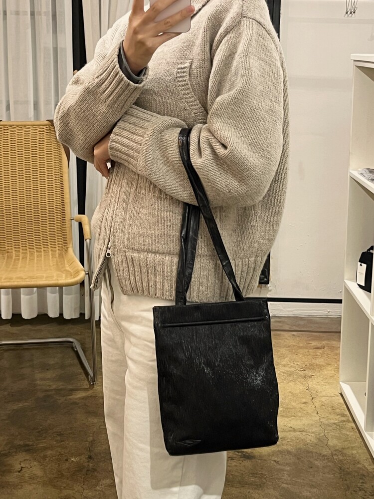 BOTTEGA VENETA Enamel Crease Leather Clasp Bag