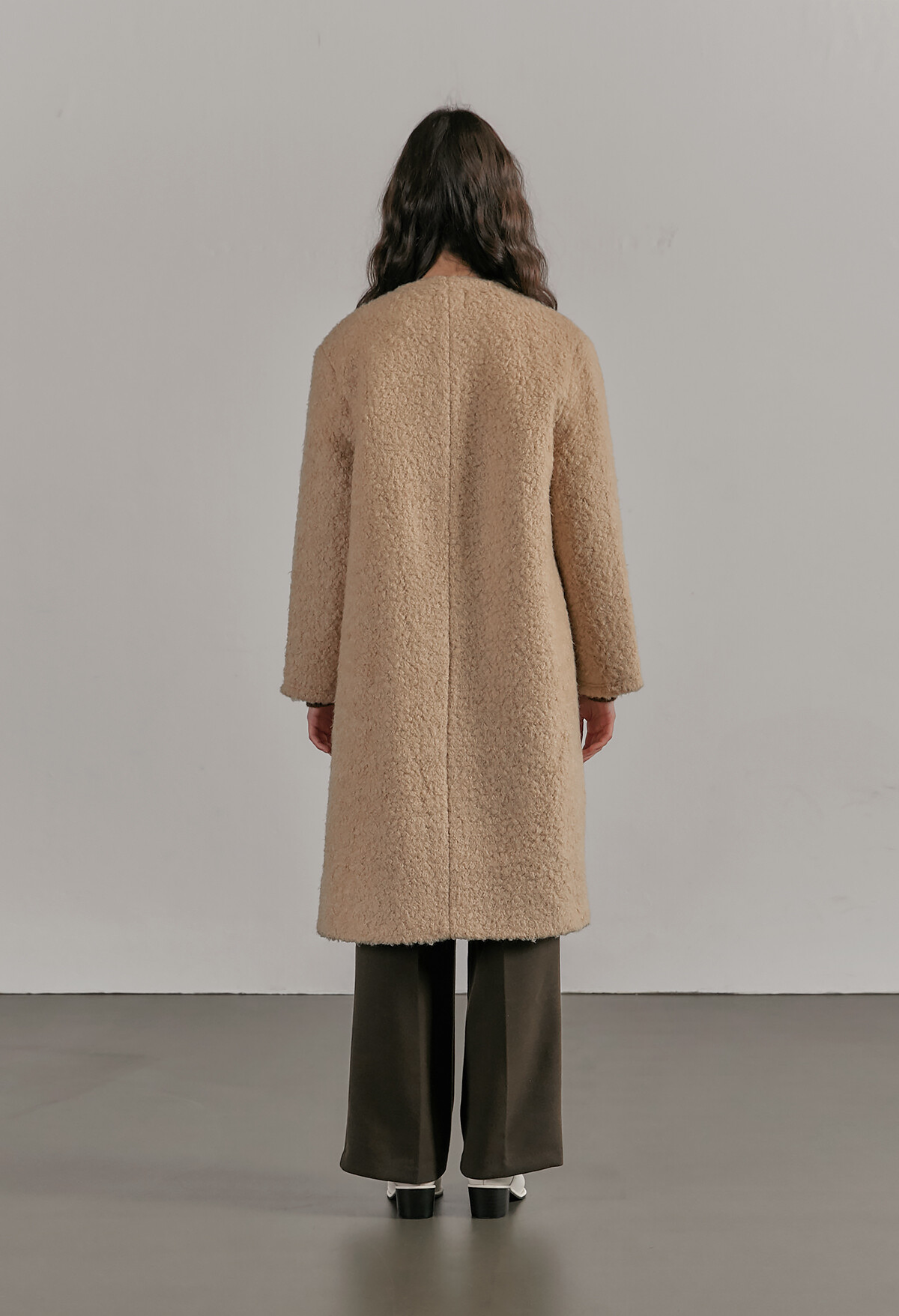 [J108] Boucle quilted long jacket - Beige (Muffler SET)