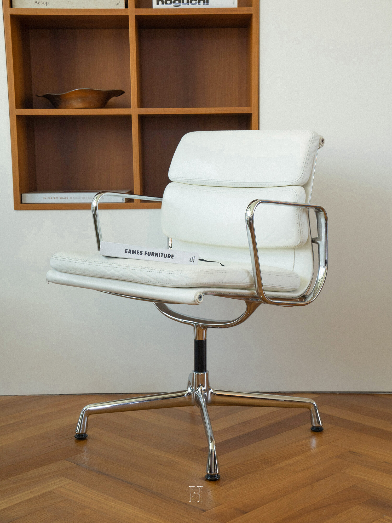 EA207 Office chair by Charles & Ray Eames