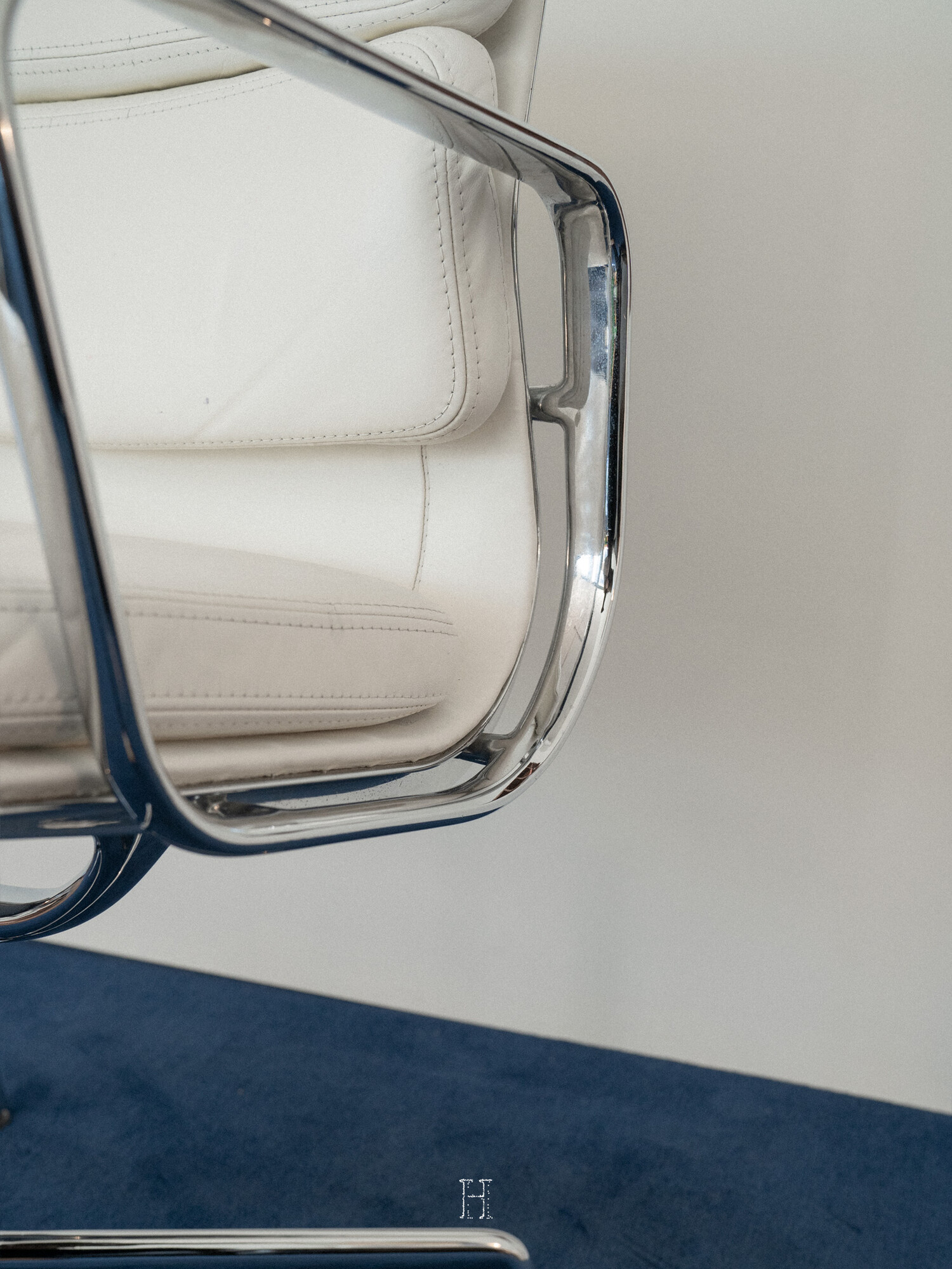 EA207 Office chair by Charles & Ray Eames