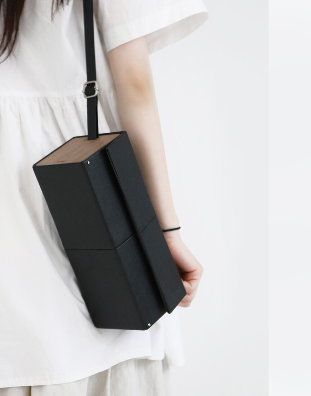 Walnut mini square bag