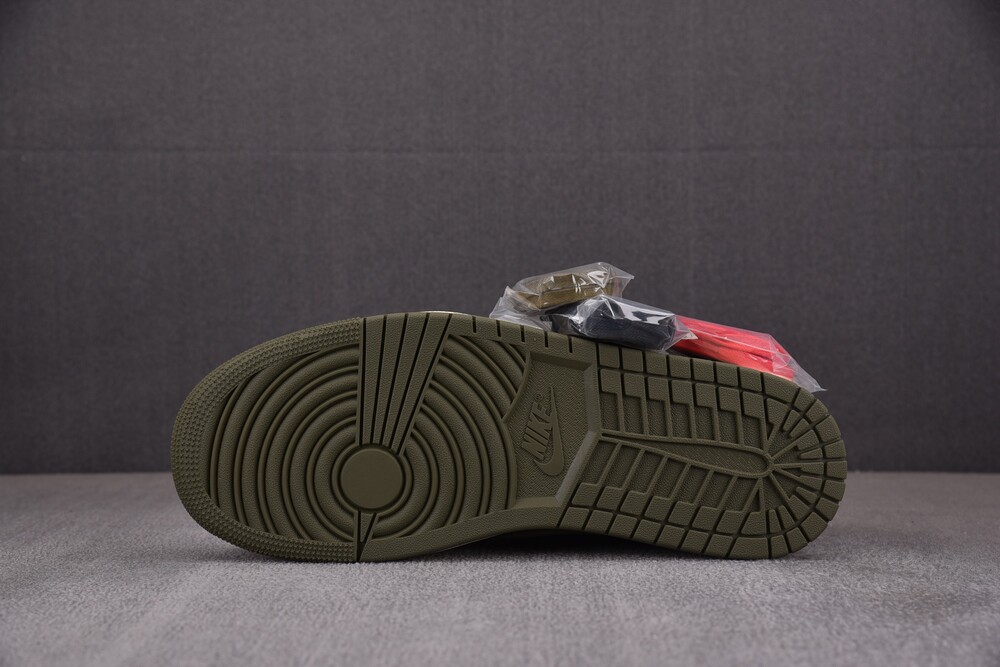 [GT버전] WMNS 에어 조던 1 트래비스 스캇 올리브 DZ4137-106 DZ4137-106
