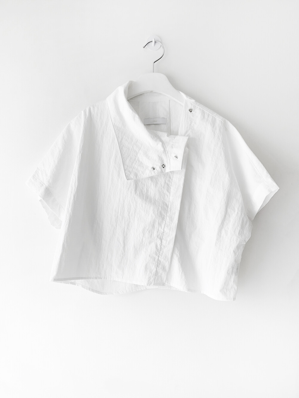 HIGH NECK BUTTON BLOUSE (2COLOR)