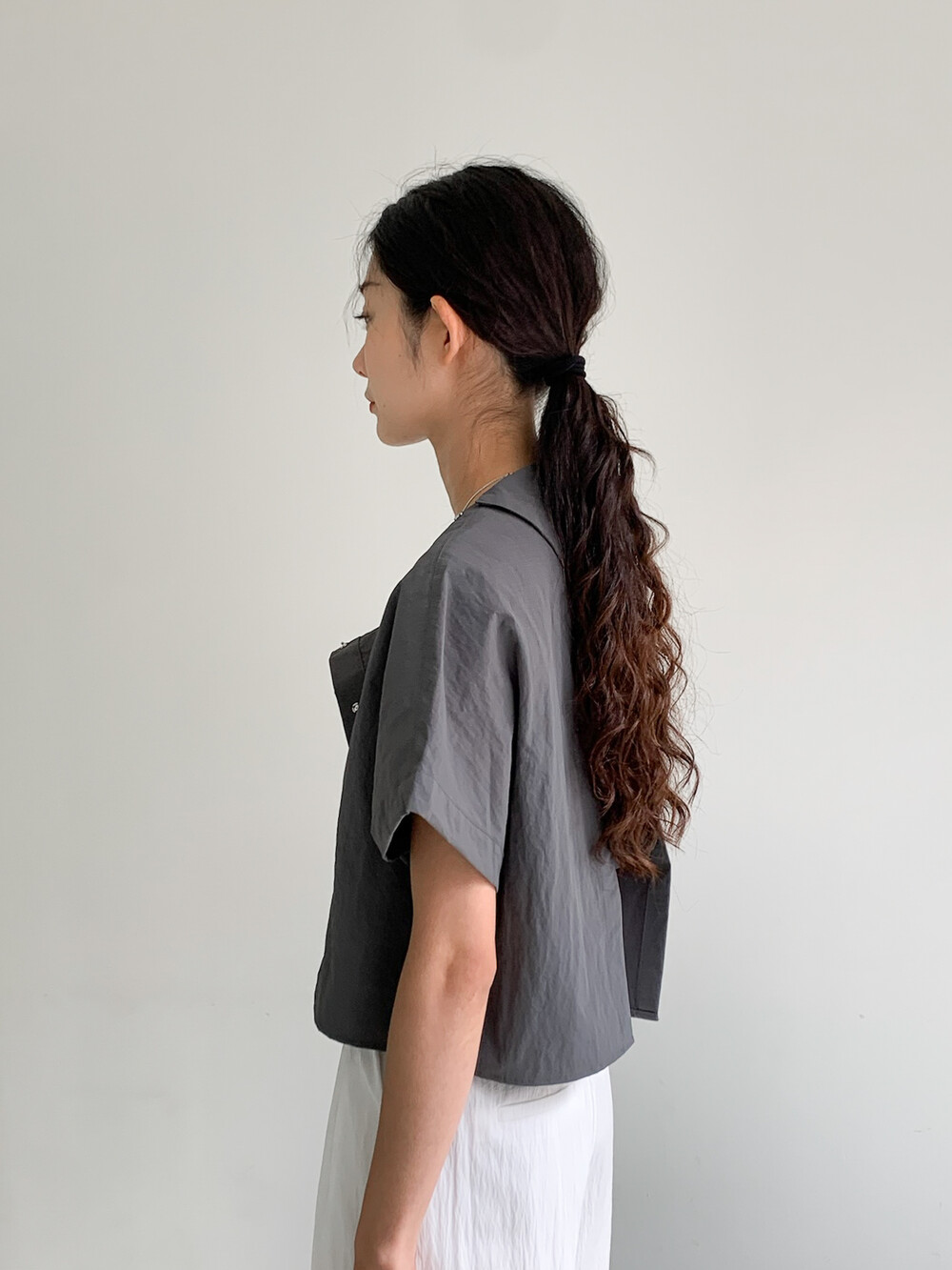 HIGH NECK BUTTON BLOUSE (2COLOR)