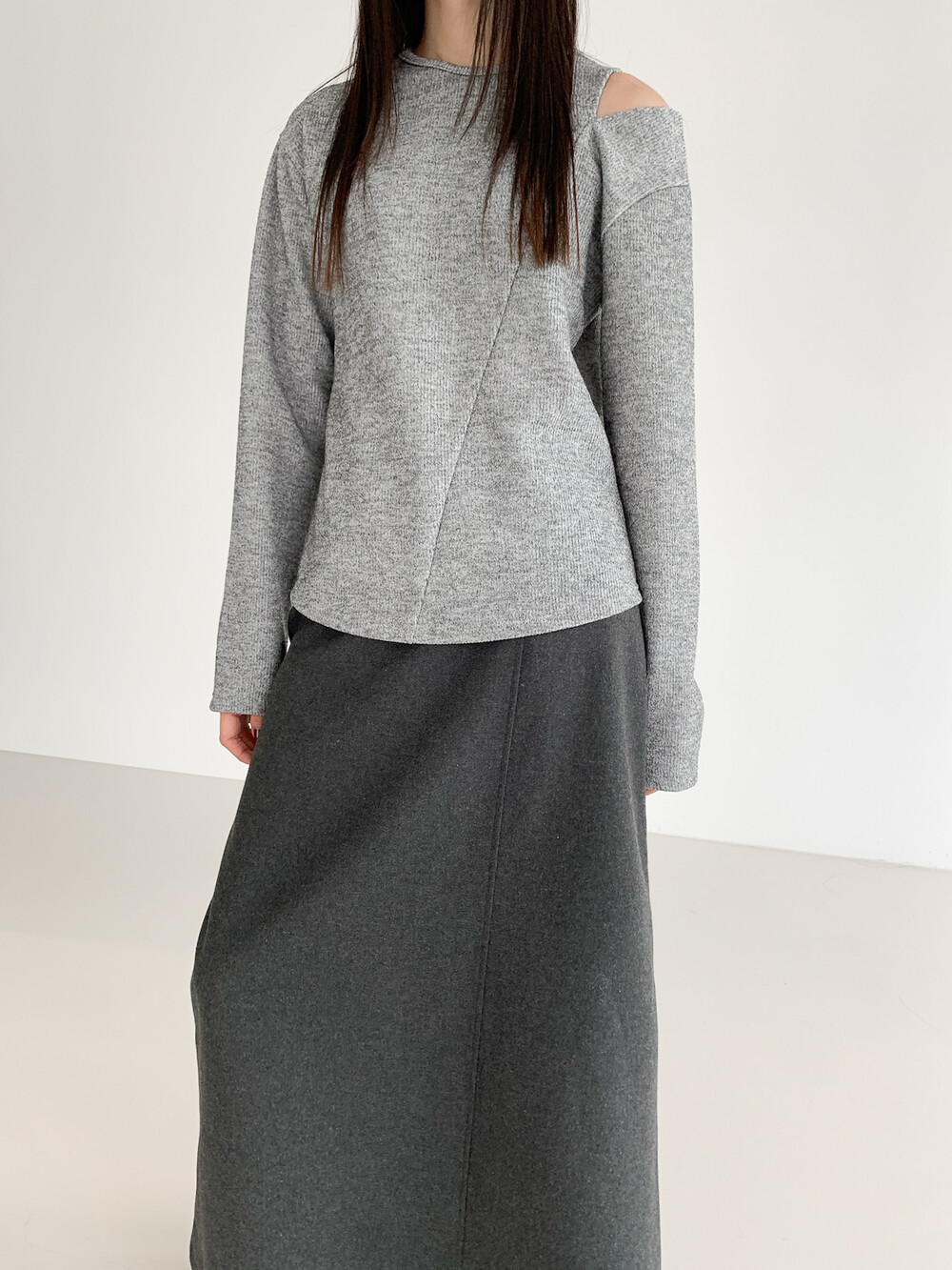 SHOULDER CUTTING TOP (3COLOR)