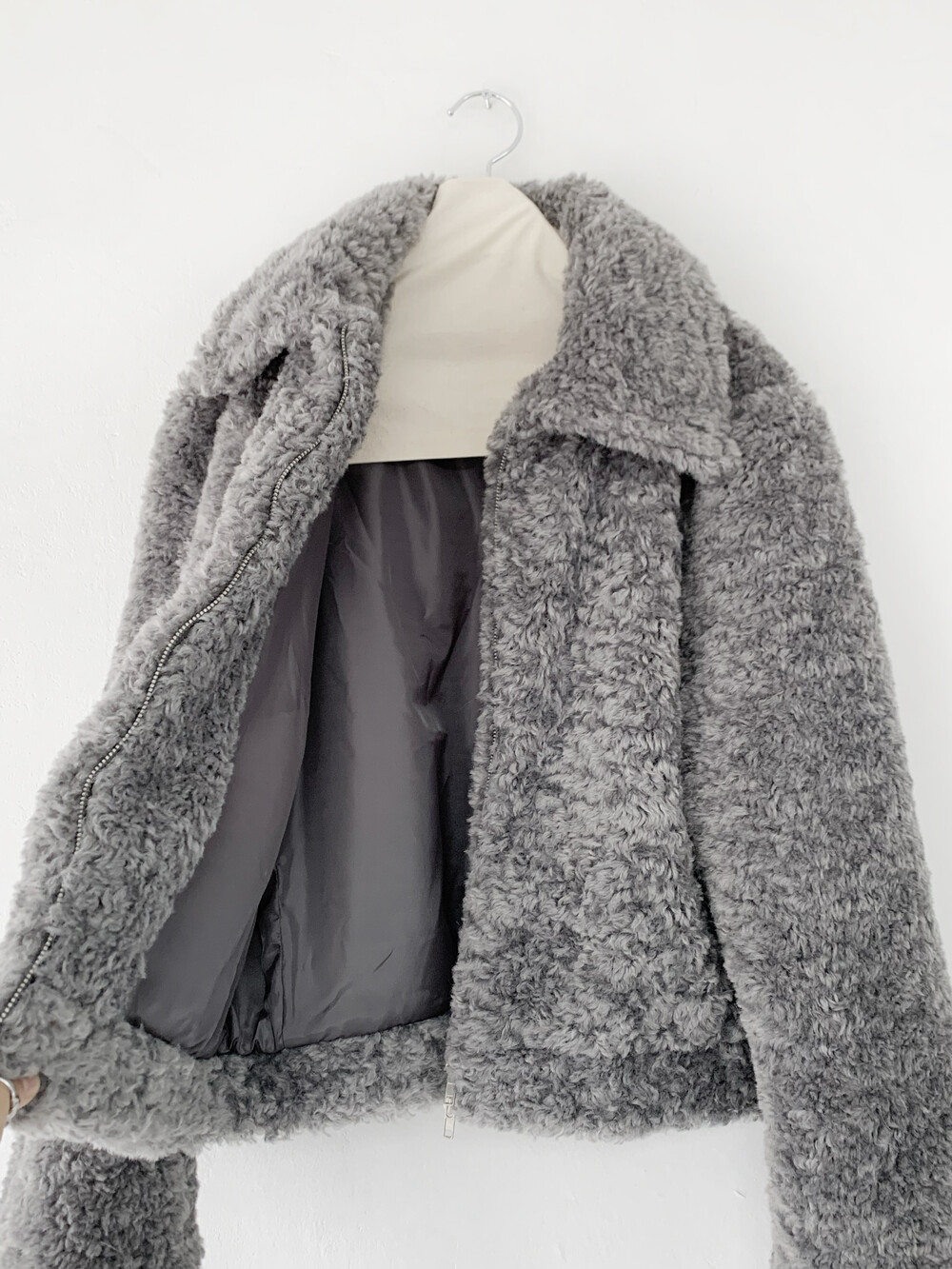 *재진행 POO POO FUR JACKET (2COLOR)