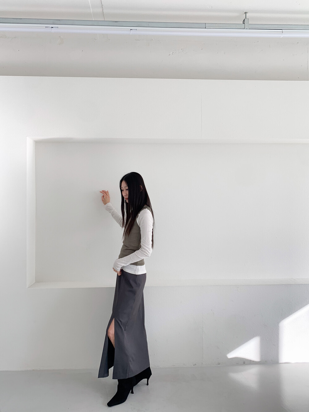 FRONT SLIT SKIRT (2COLOR)