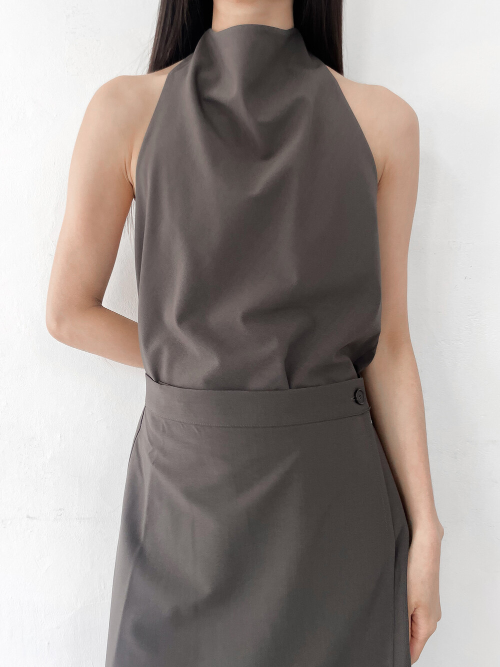 BLIND HALTER BLOUSE (2COLOR)