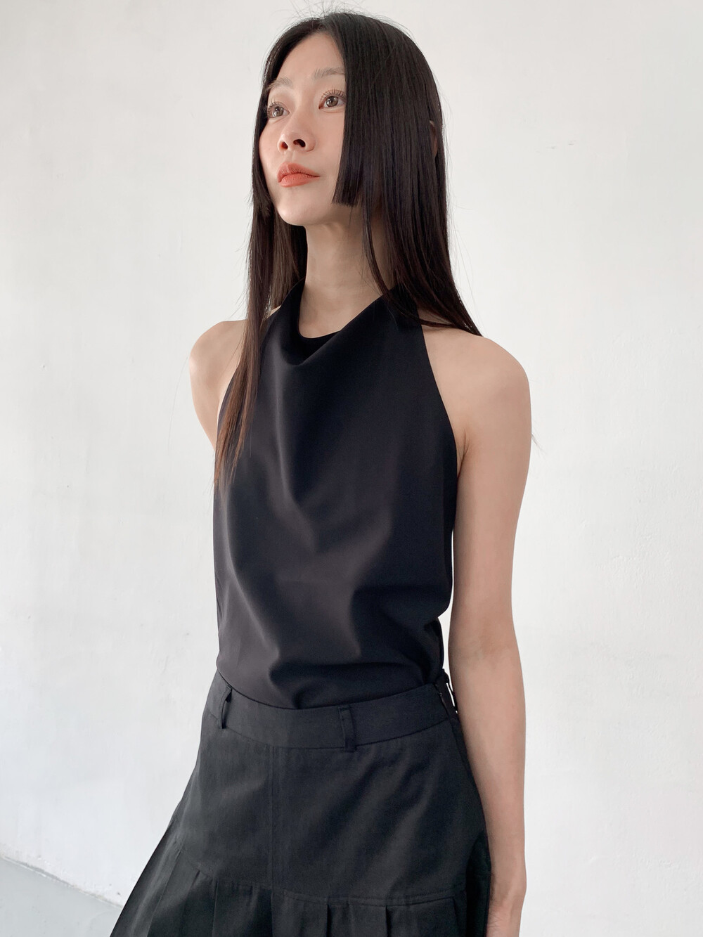 BLIND HALTER BLOUSE (2COLOR)