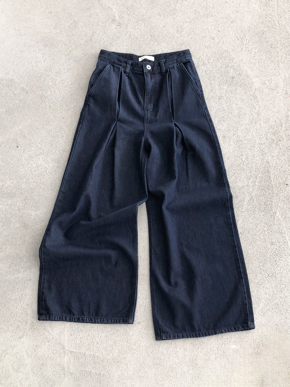 FLAT FLARE DENIM (ONE COLOR)