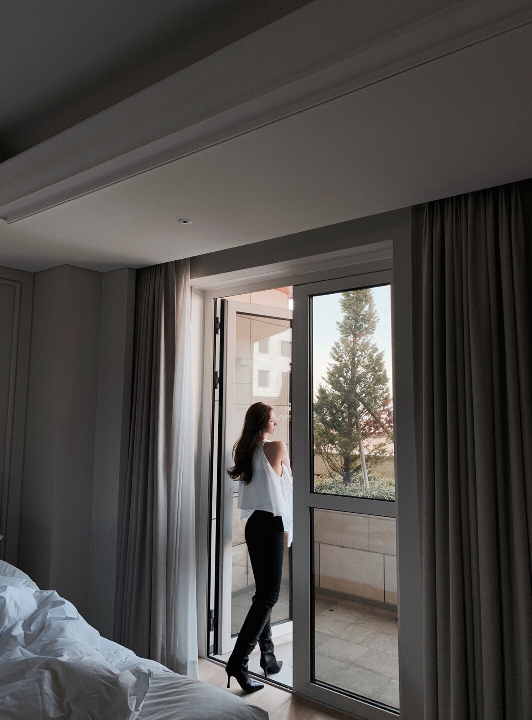 [국내제작 s/s] Halter neck gloss BL / 3col