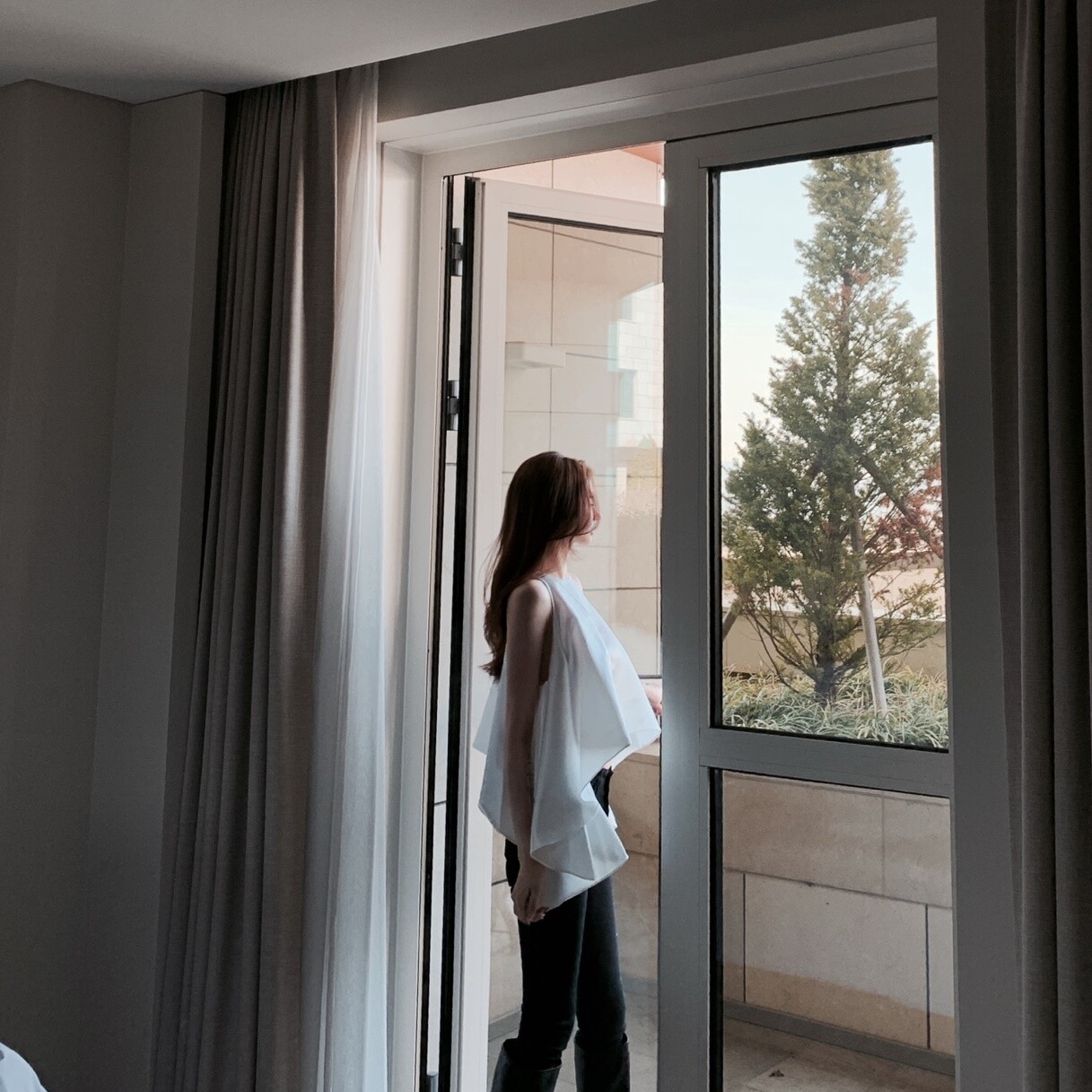 [국내제작 s/s] Halter neck gloss BL / 3col