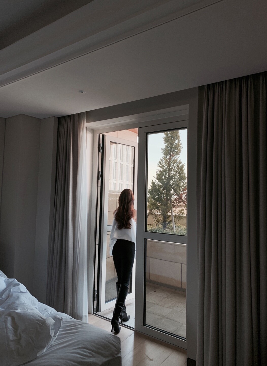 [국내제작 s/s] Halter neck gloss BL / 3col