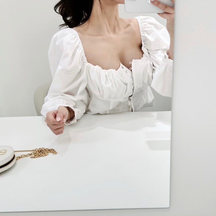 달링 블라우스 (자개 버튼) BL (2color)