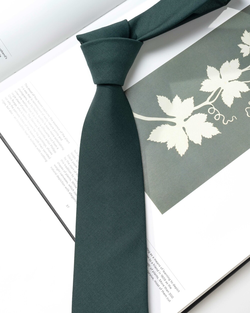 SOLID DEEP GREEN WOOL TIE