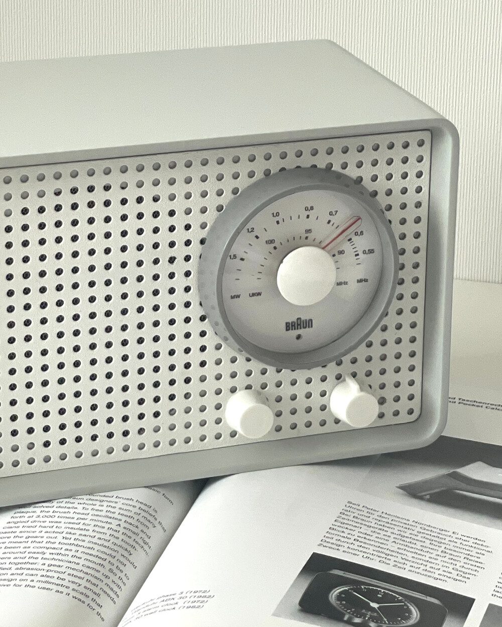 BRAUN SK2/2 Tube Radio [Light Gray]