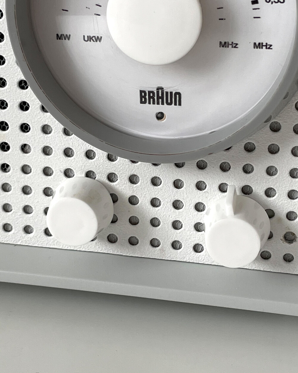BRAUN SK2/2 Tube Radio [Light Gray]