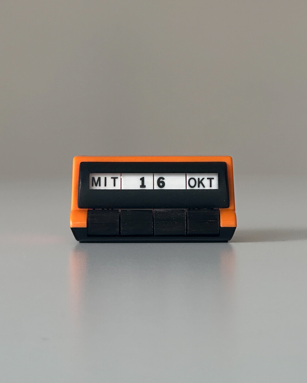 70s UK. Regd Design Perpetual Calendar