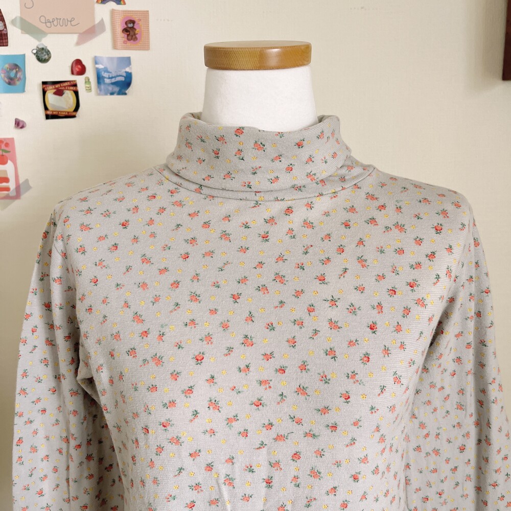 orange&yellow flower high-neck top