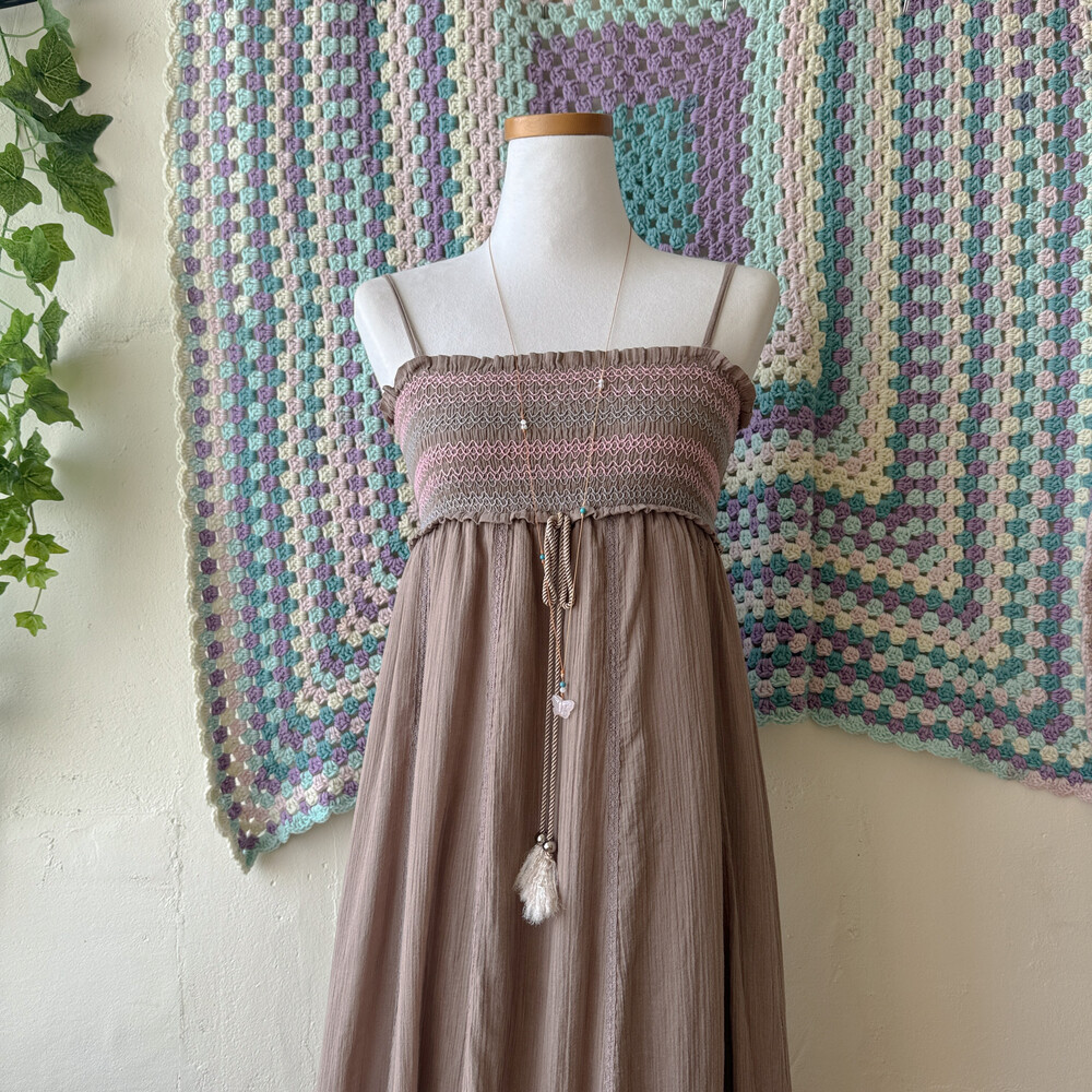 brown chest stitch&vertical lace ops