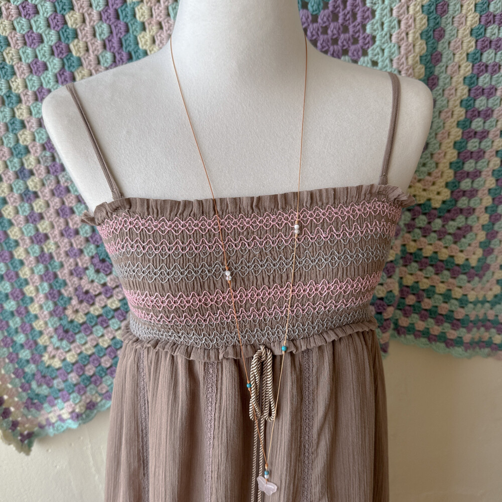 brown chest stitch&vertical lace ops