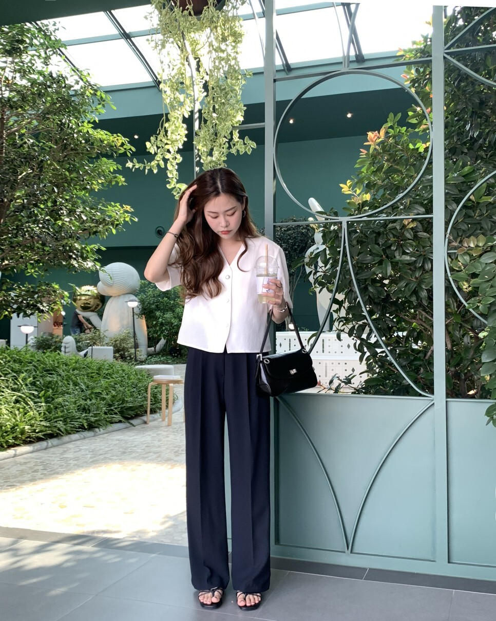 NO COLLAR BUTTON BLOUSE