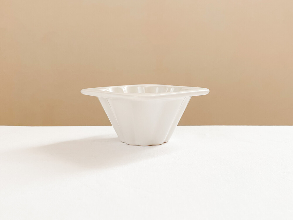 1960s english white pudding bowl