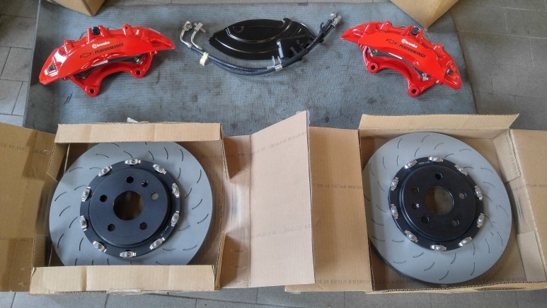 GM PERFORMANCE BREMBO 6P KIT
