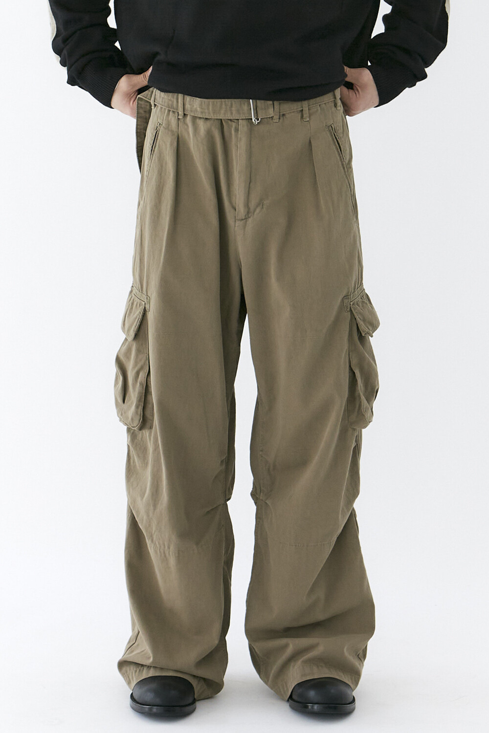 (02.15 PM6:00) belted cargo pants 1.2v - deep beige