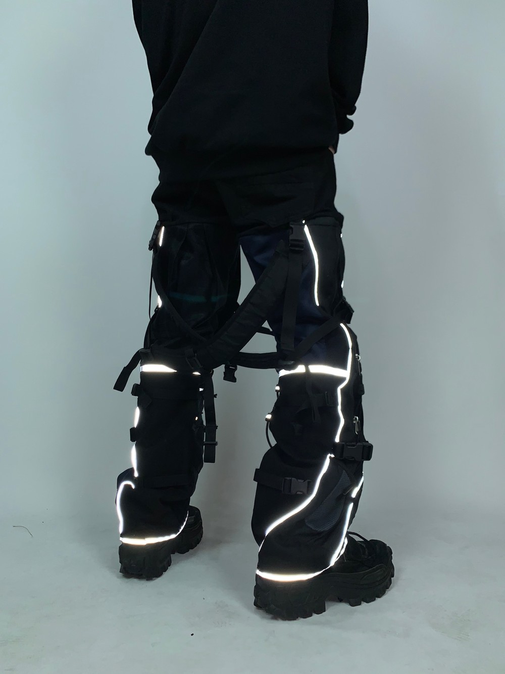 Double backpack detail pants CT0046