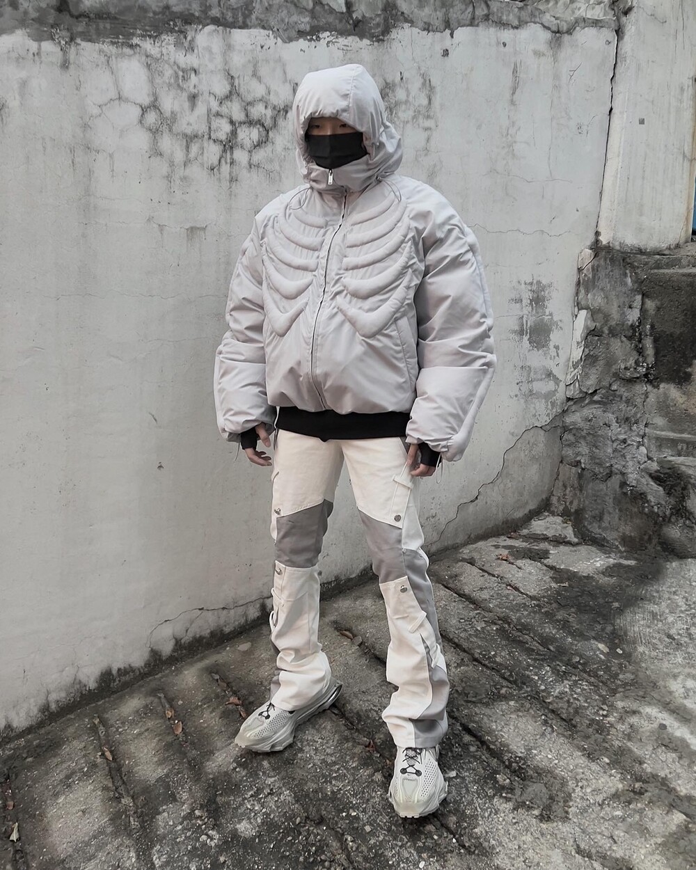 surgery bone embossing puffer jacket 'light grey'