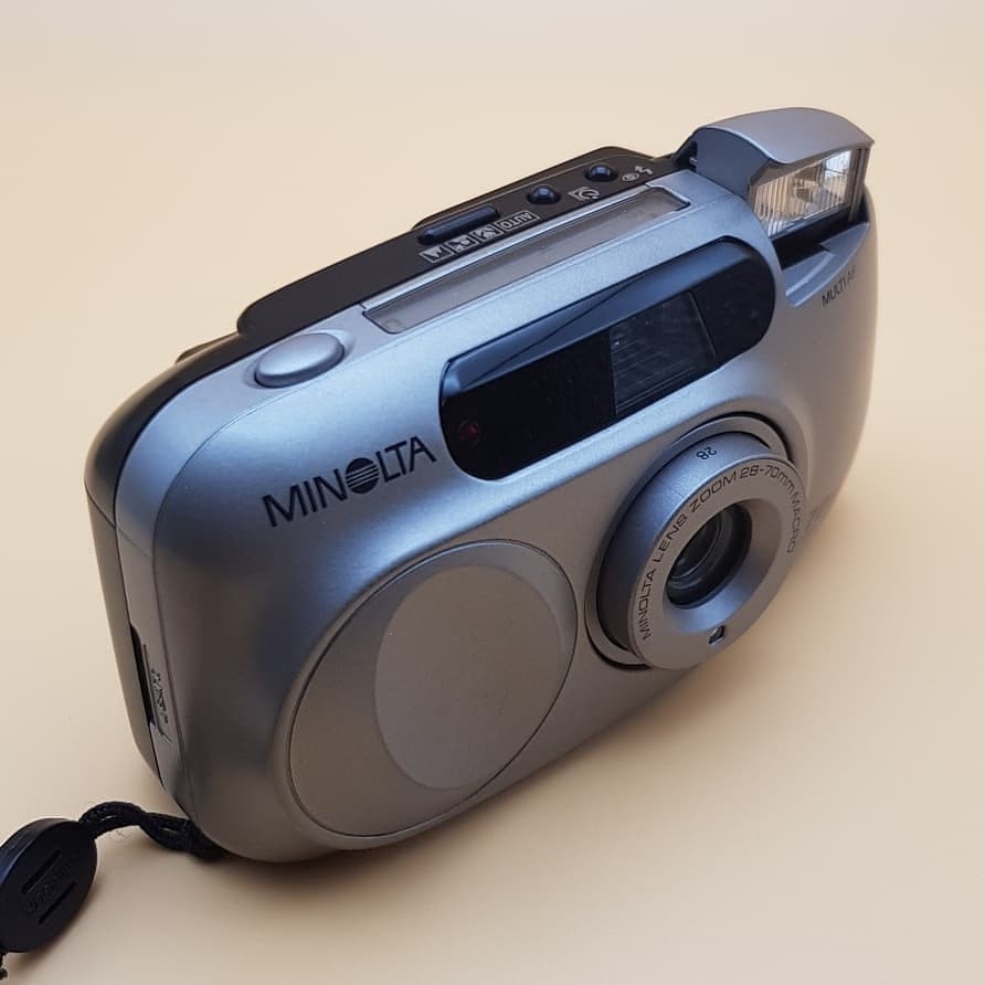 MINOLTA RIVA ZOOM 70W