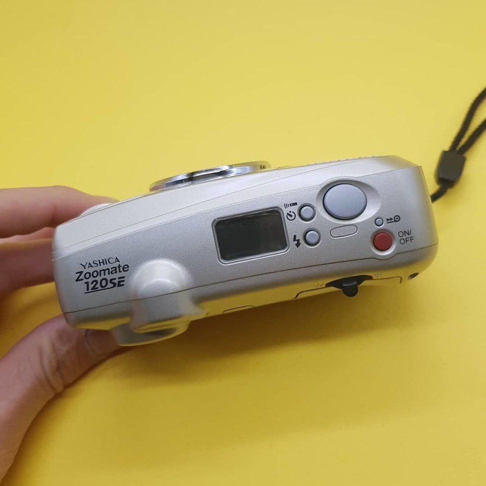 YASHICA ZOOMATE 120SE