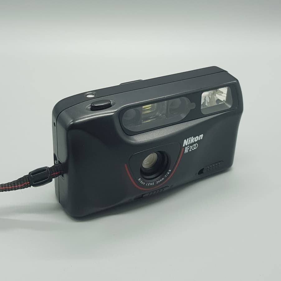 NIKON AF 200