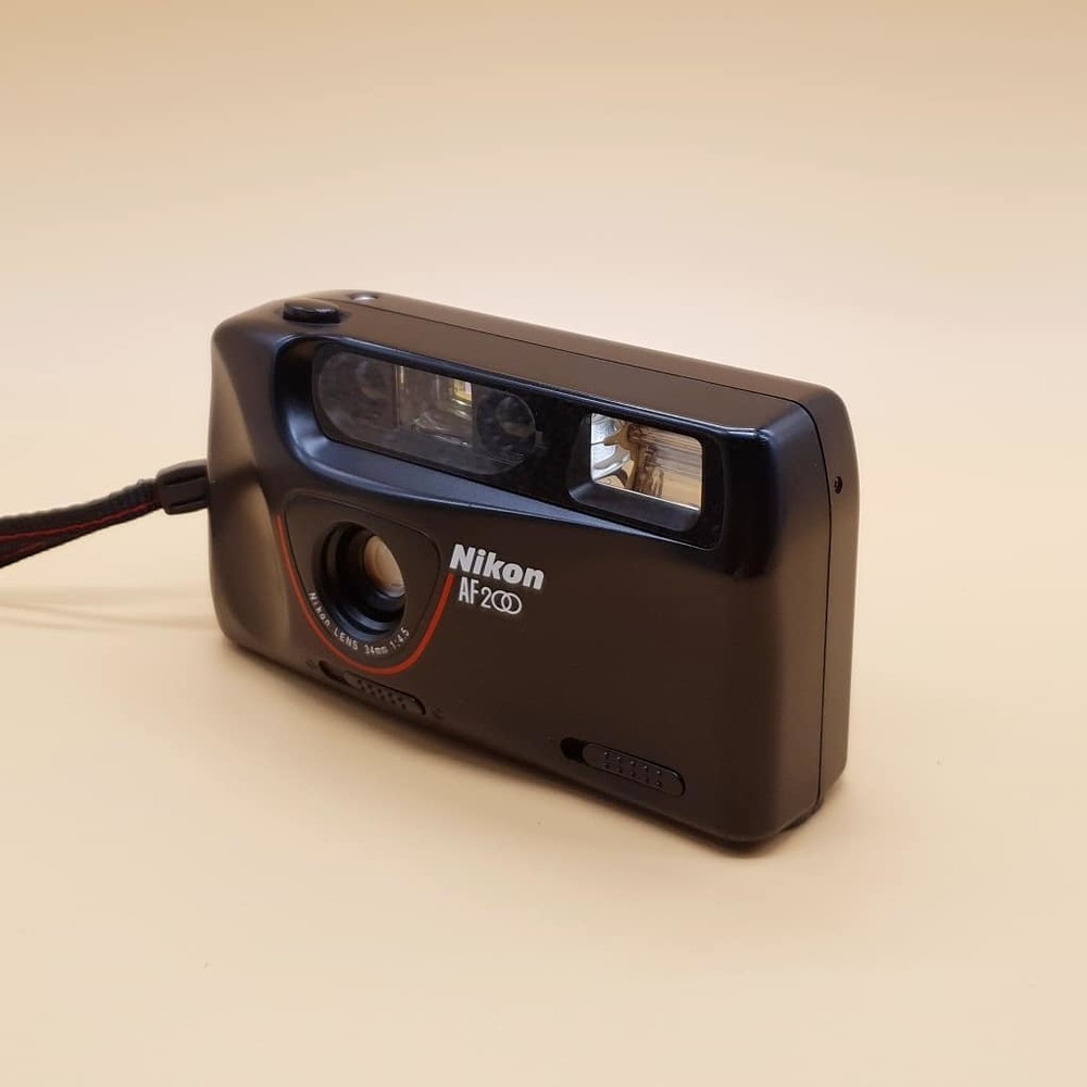 NIKON AF 200
