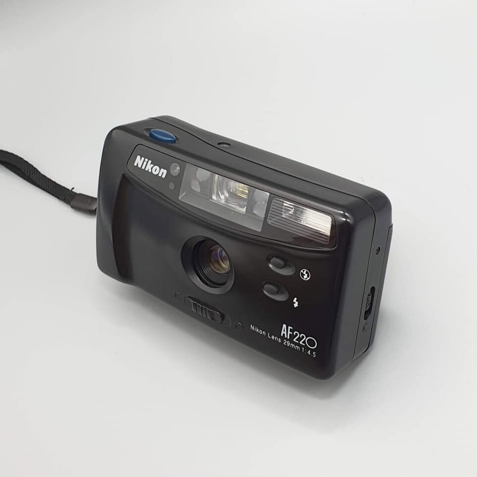 NIKON AF 220
