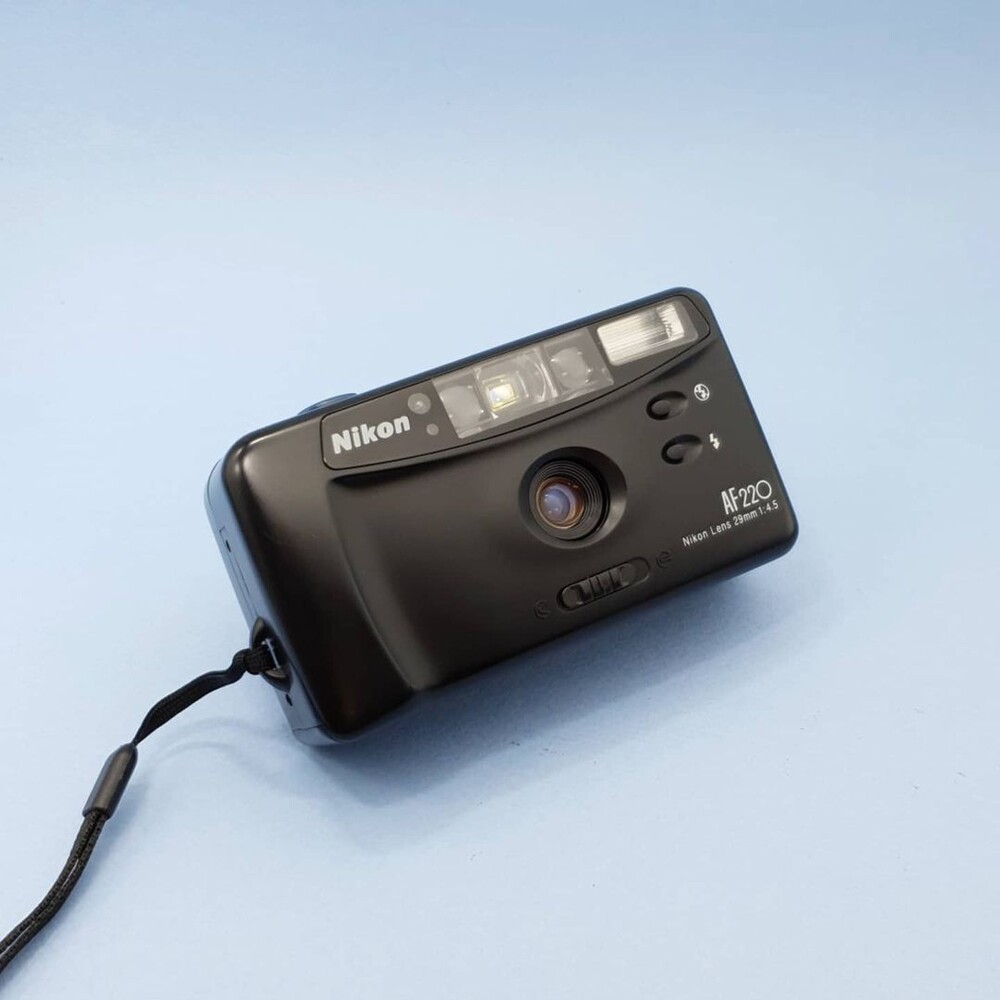 NIKON AF 220