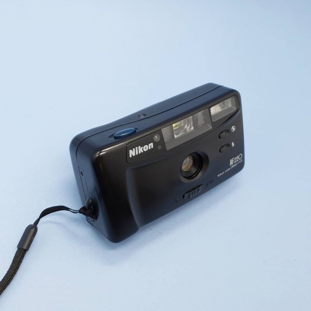 NIKON AF 220