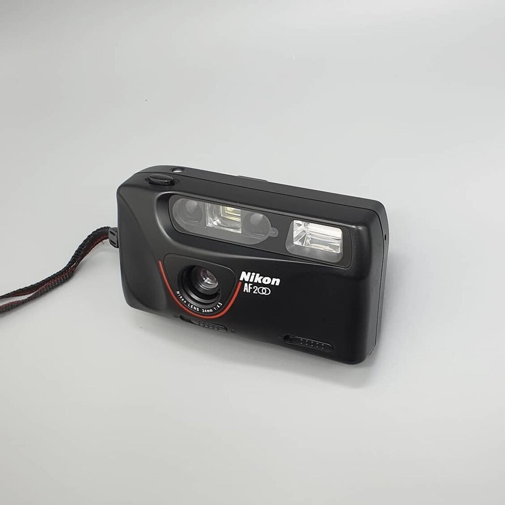 NIKON AF 200