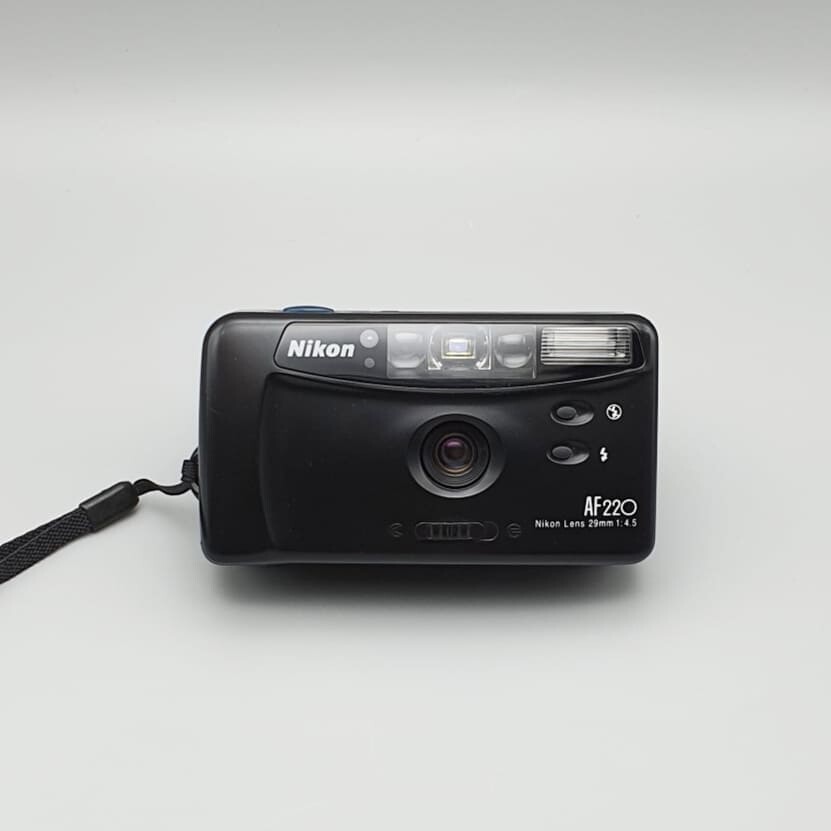 NIKON AF 220