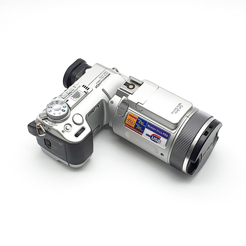소니 DSC-F717