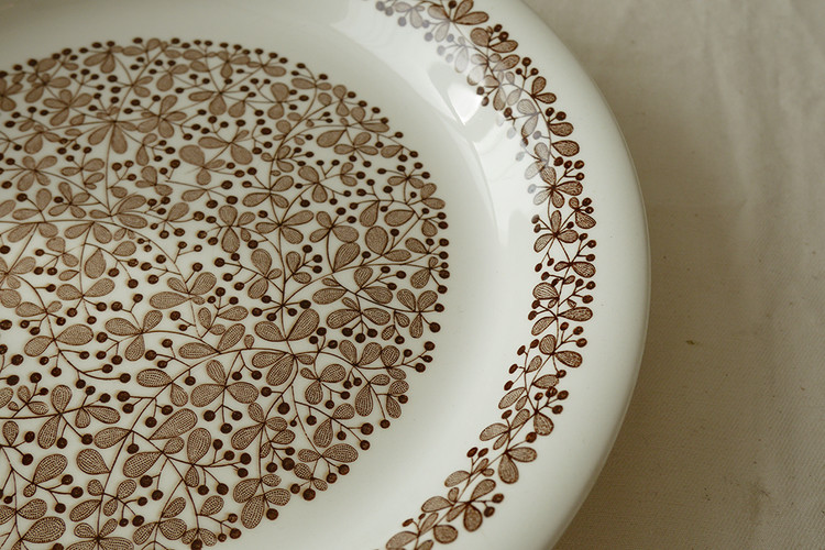 70s Arabia Finland brown pattern plate