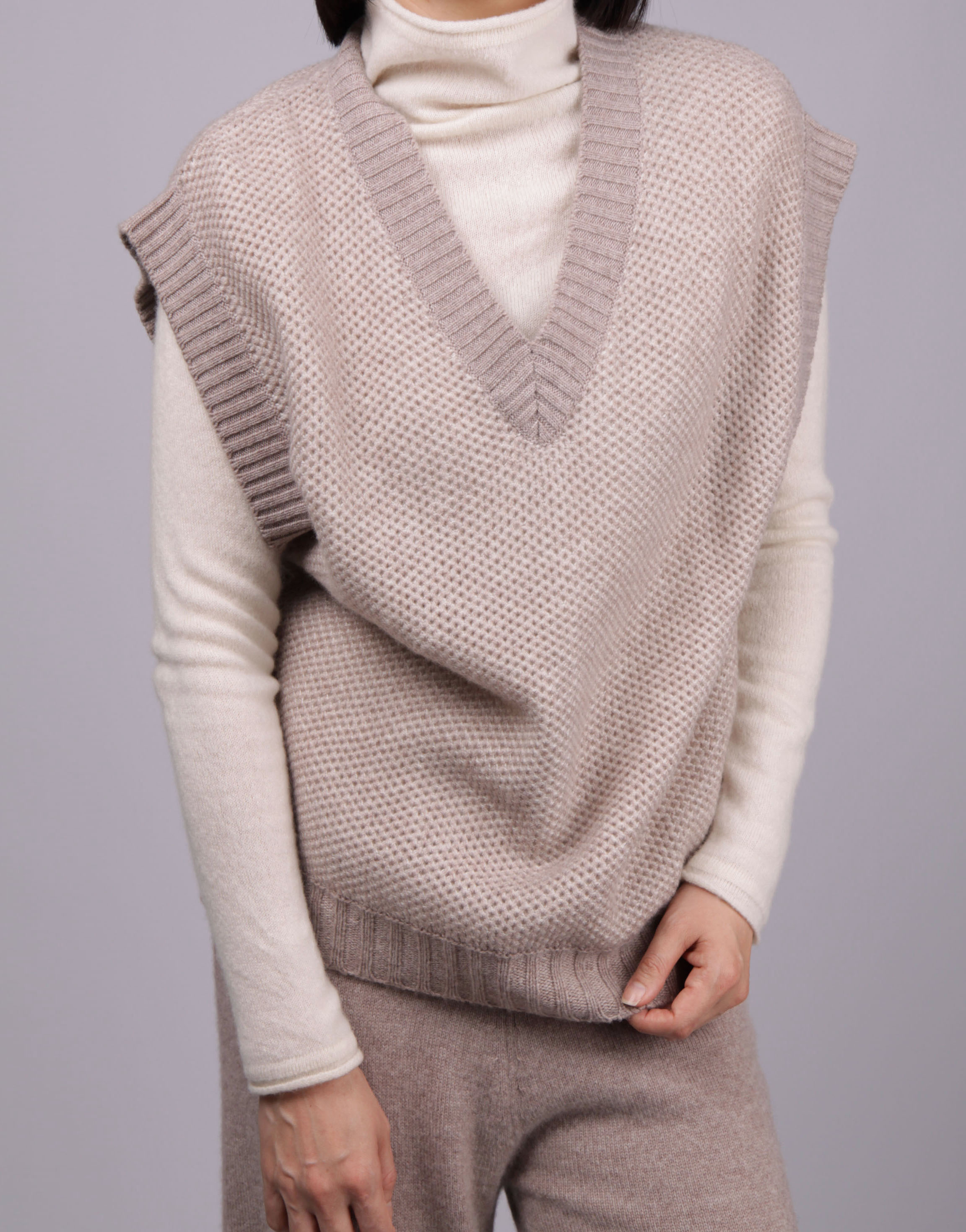 Cashmere Honeycomb knit V-neck Vest