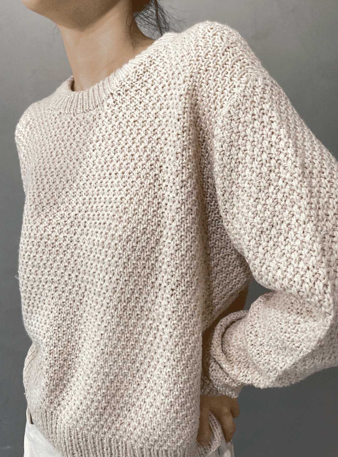 Hand knit raw silk&wool round neck top-ivory