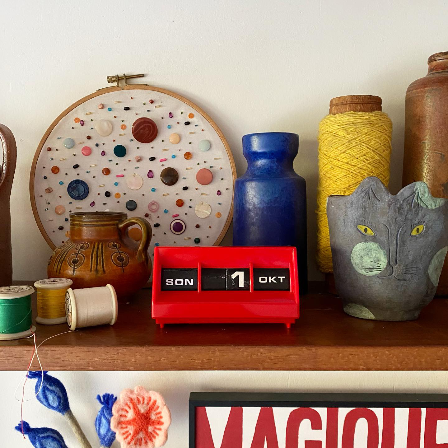 Vintage 70s desk calendar