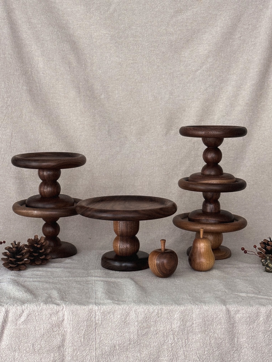 walnut standing platter (only one work)