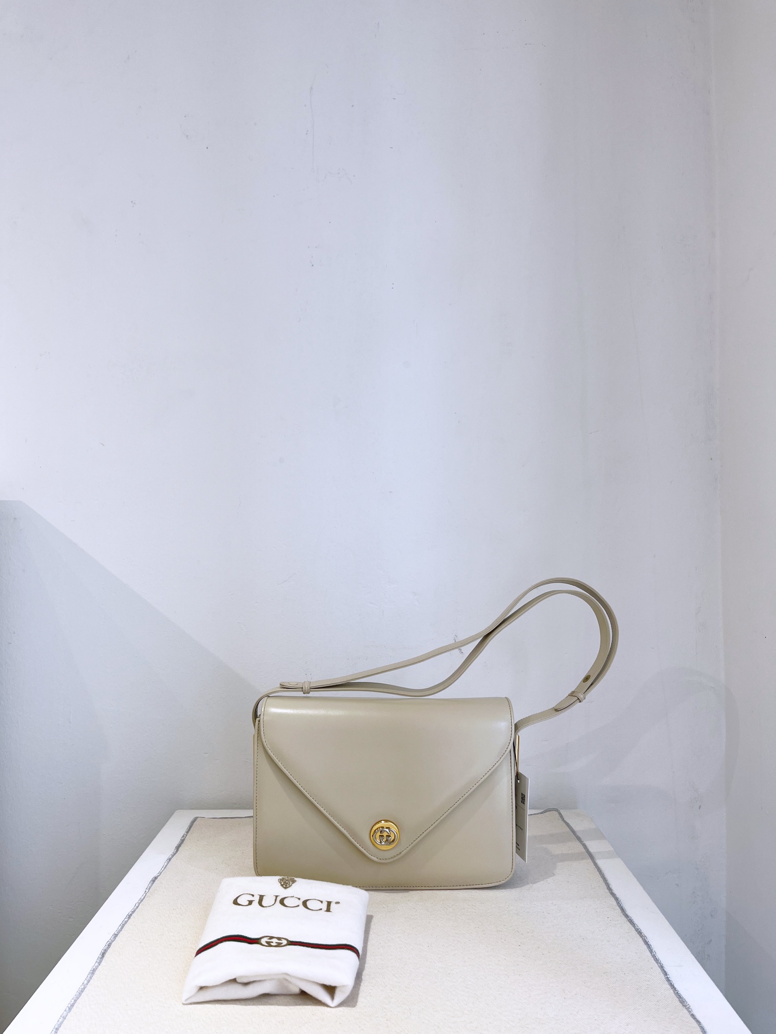 GUCCI Envelope Logo 2Way Bag